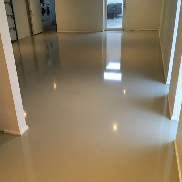 Epoxy Gulv & Væg til Badeværelse | Epoxy gulv ovenpå klinker